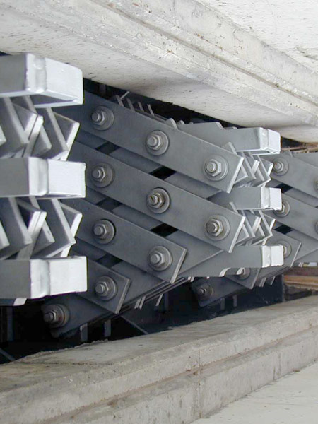 Scissor mechanism renovation from Schreiber Brücken-Dehntechnik