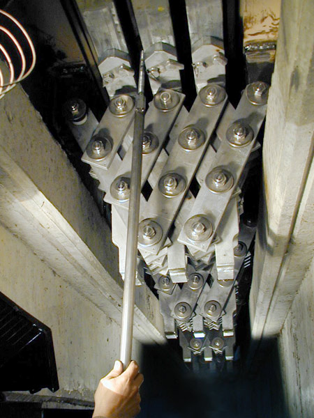 Scissor mechanism renovation from Schreiber Brücken-Dehntechnik